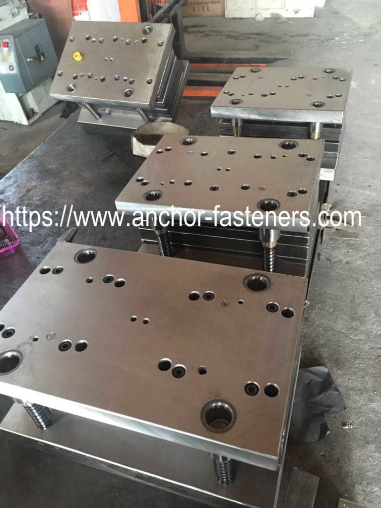 6MM wedge anchor clip sheet metal Progressive pressing die - Bolt Nut ...