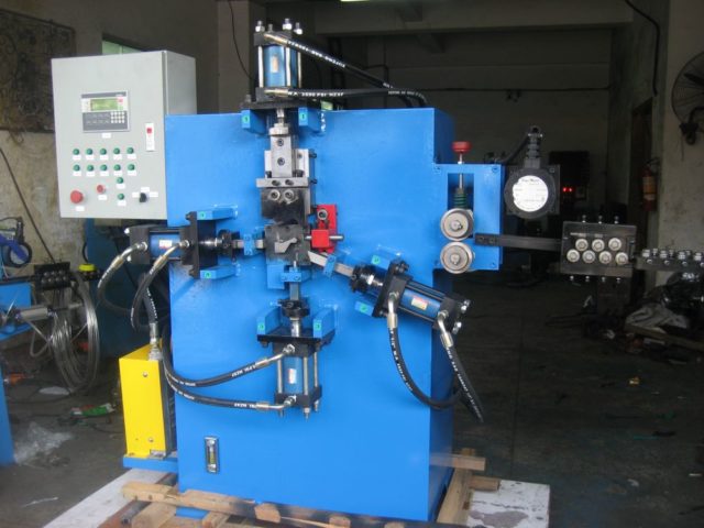 Hook wire heading and typing wire forming production machine - Bolt Nut ...