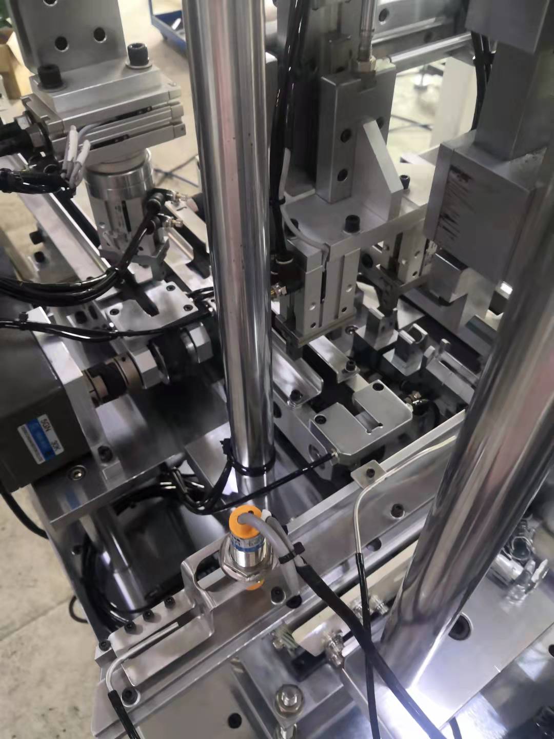 m12 wedge anchor through bolts clips assembling machine - Bolt Nut ...