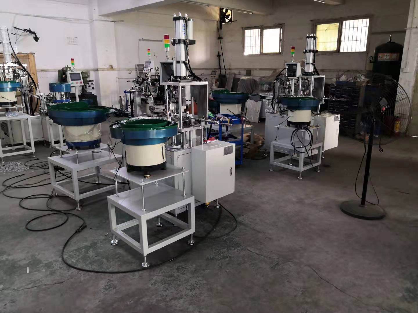 m10 wedge anchor bolt and clip automatic fasten assembly machine - Bolt ...