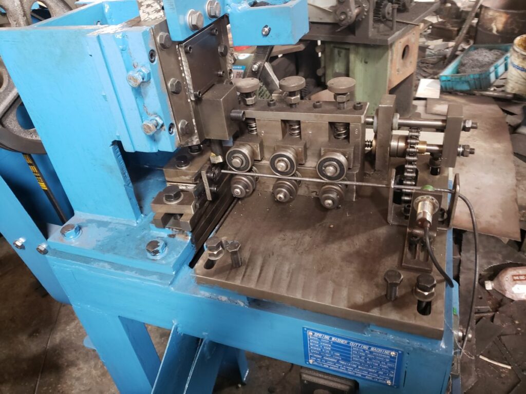 JIS spring lock washer cut to piece machine - Bolt Nut Making Machine ...