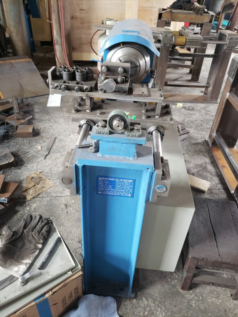 JIS spring lock washer coiling machine - Bolt Nut Making Machine | Cold ...