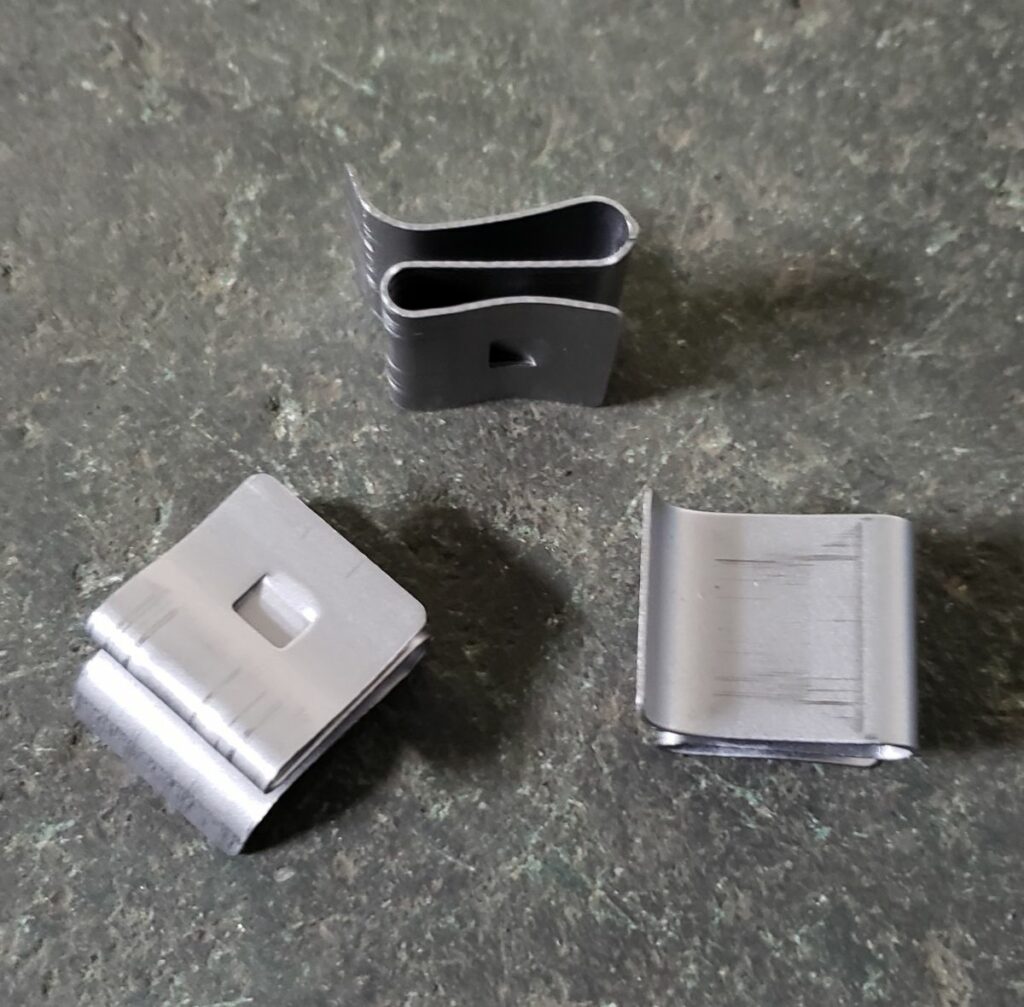 S shape sheet metal strip buckle clip progressive pressing machine with ...