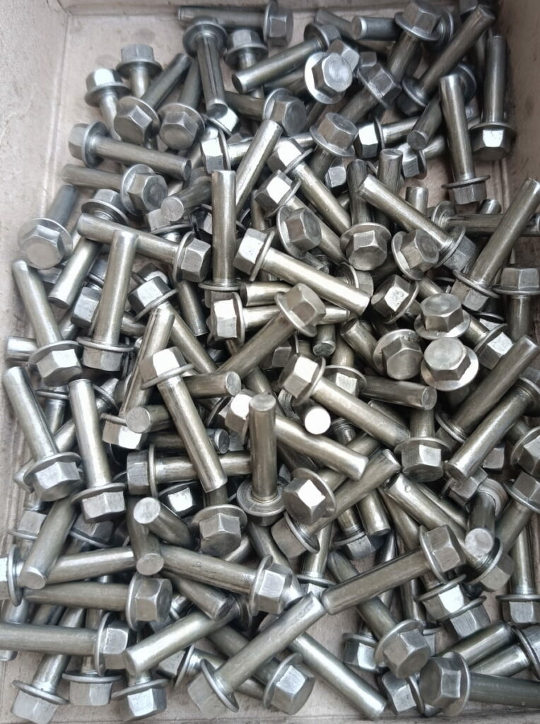 M6 304 316 Stainless steel flange screw cold forging machine - Bolt Nut ...