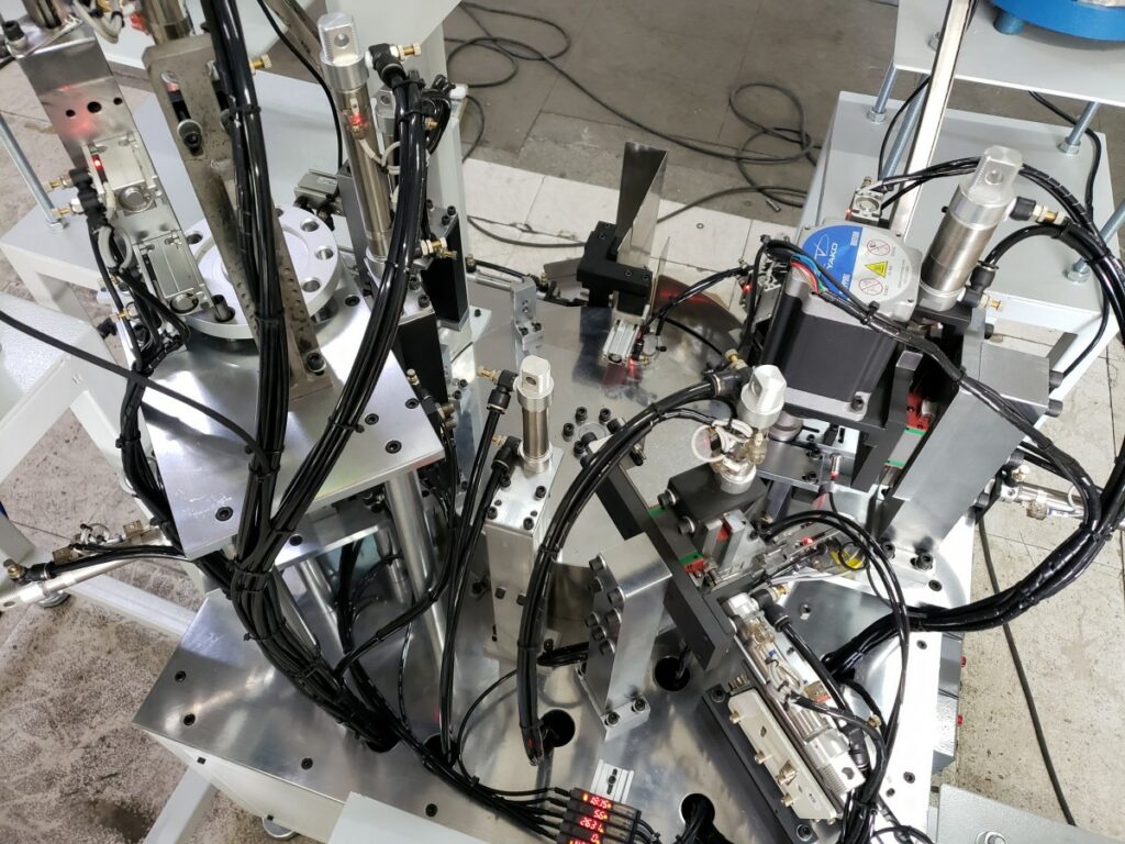 Screw nut spring and flat washers automatic assembly machine - Bolt Nut ...