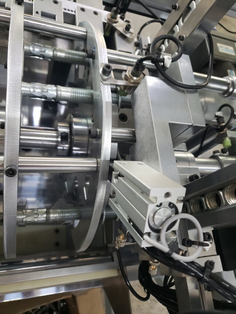 M16 Wedge anchor 4 components automatic assembly line - Bolt Nut Making ...